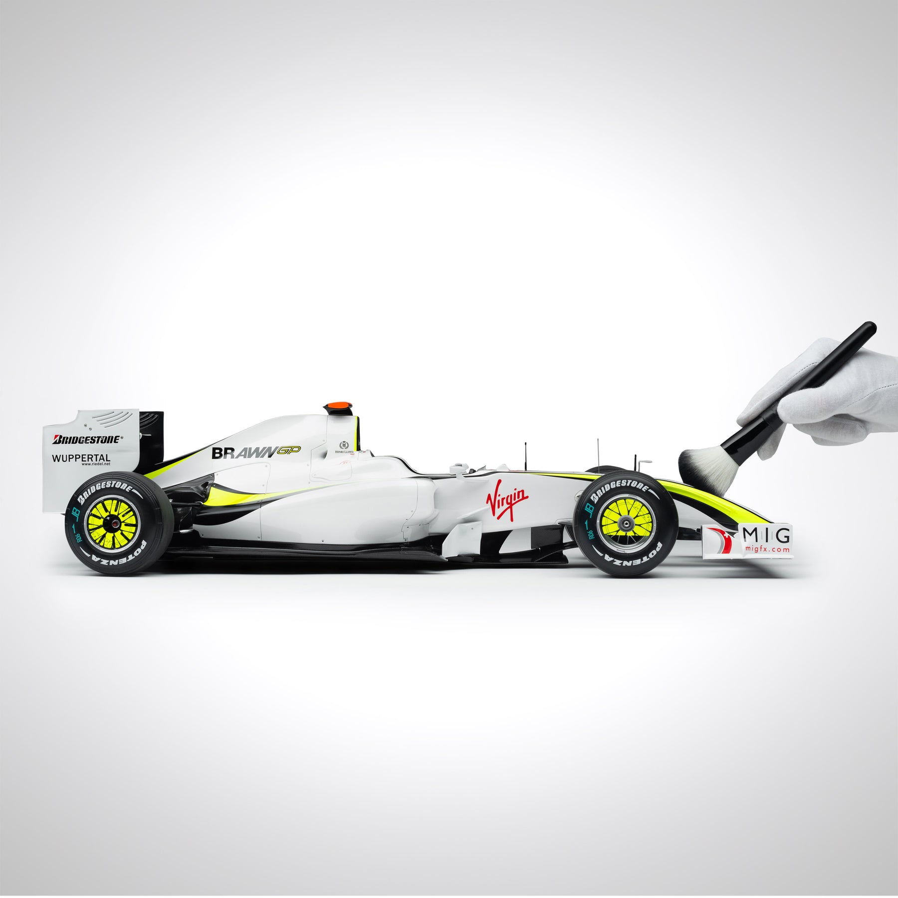 Jenson Button F1® Memorabilia | Replica & Race Used Merch | F1 Authentics