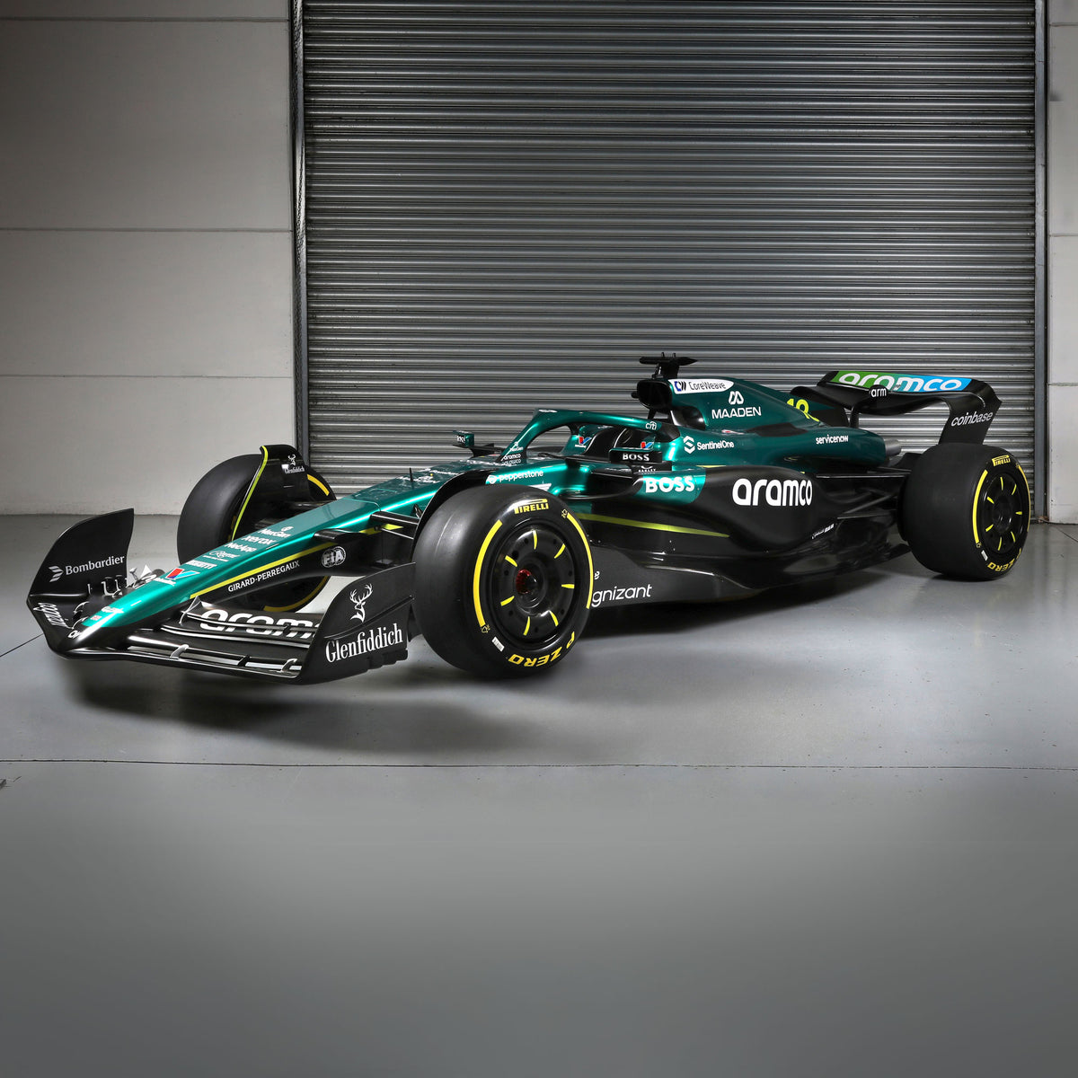 Official Aston Martin F1® Team Show Car – AMR25 – F1 Authentics
