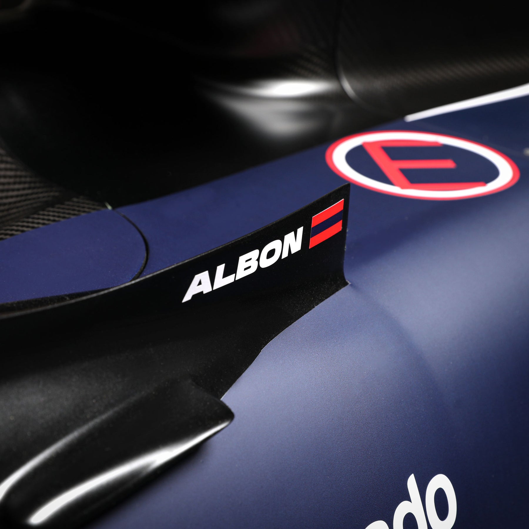 Official Williams Racing 2024 FW46 Show Car | F1 Authentics