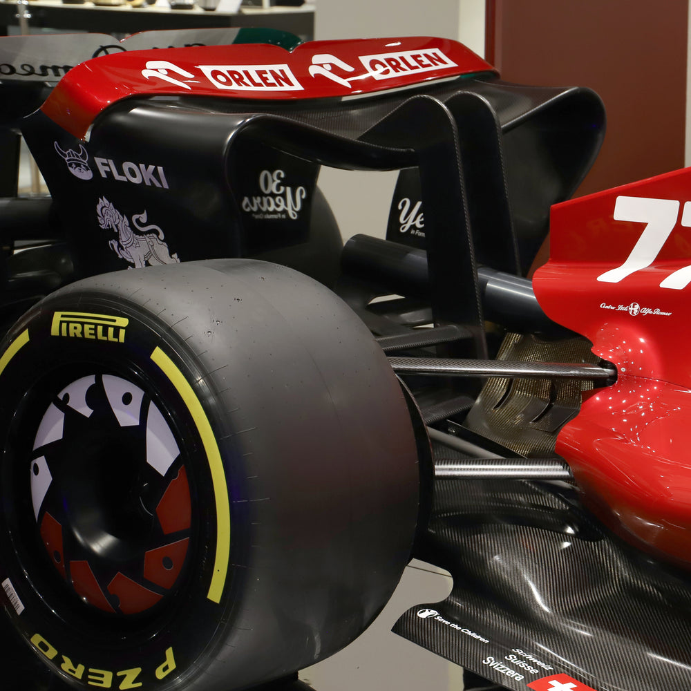 Official Alfa Romeo F1 Team ORLEN 2022 - Chassis 1 - C42 Show Car Sign
