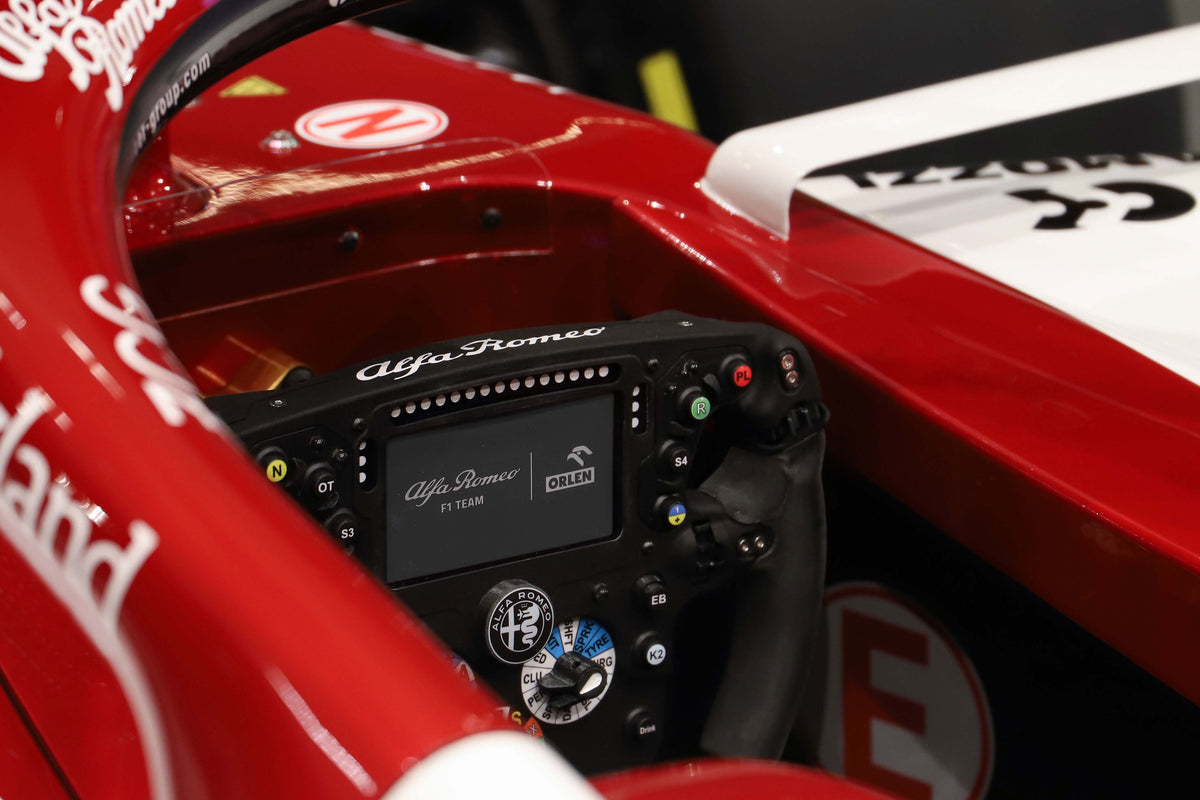2022 Alfa Romeo C42 Show Car - Italian GP Livery – F1 Authentics